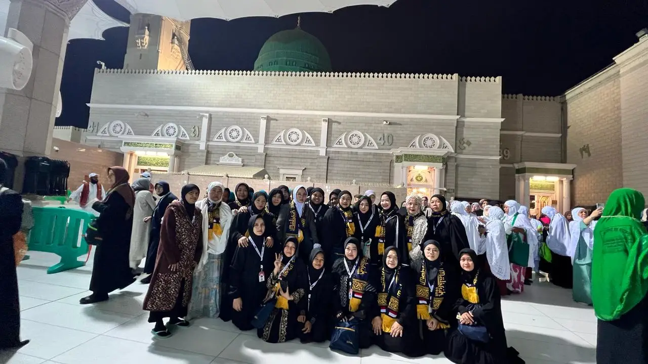 Paket Umrah 4 Orang: Harga dan Pilihan - Mabruk Tour